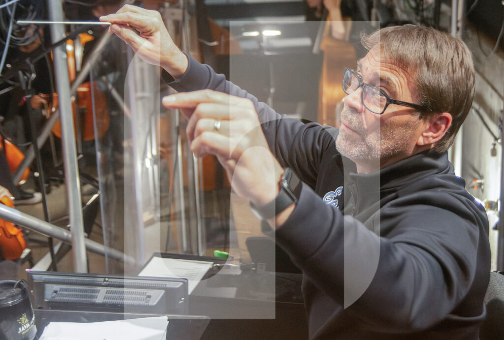 Photostory: Backstage Magic | The Harbinger Online